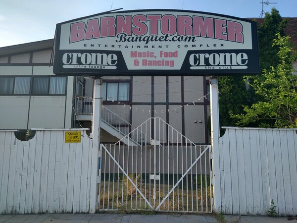 WHMI 93.5 Local News : Demolition Bid Approved For Barnstormer In Green Oak Township